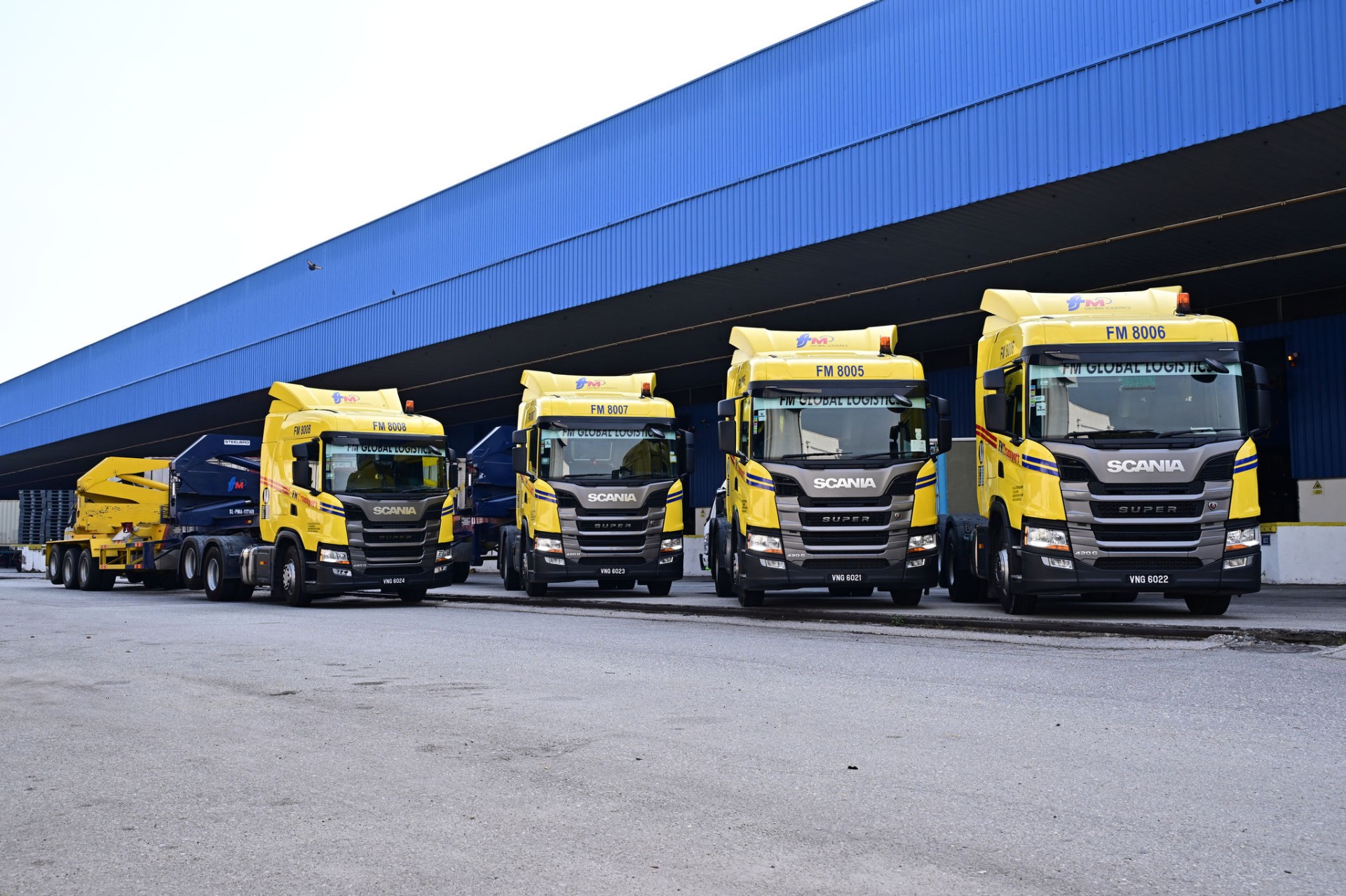 FM Global Logistics Acquires 20 Scania Super Trucks